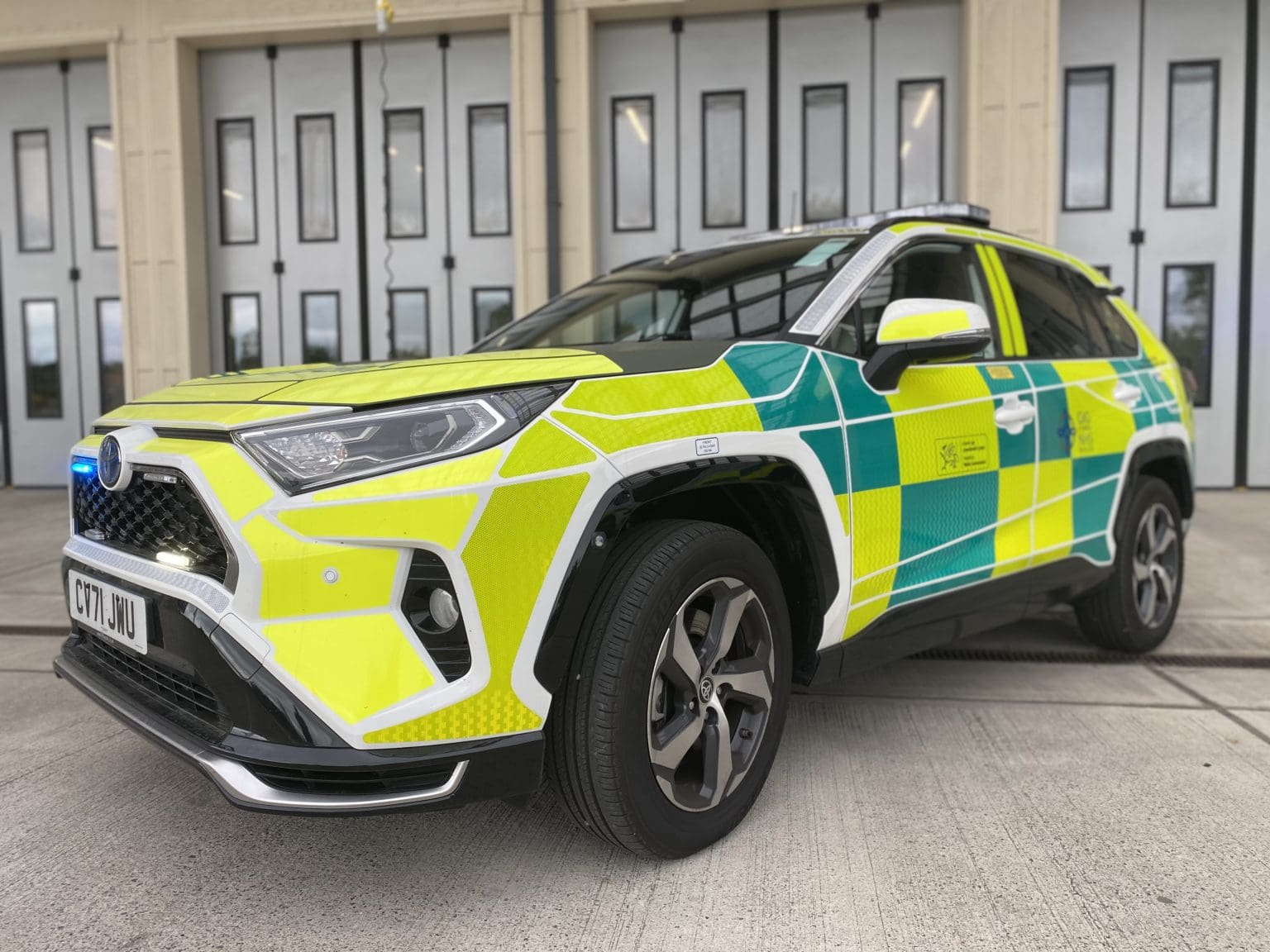 Welsh Ambulance Service goes greener with new plug-in hybrid response car