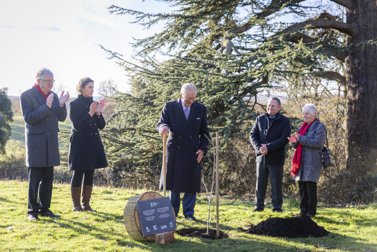 His Majesty The King and the First Minister of Wales plant Pontfadog ...