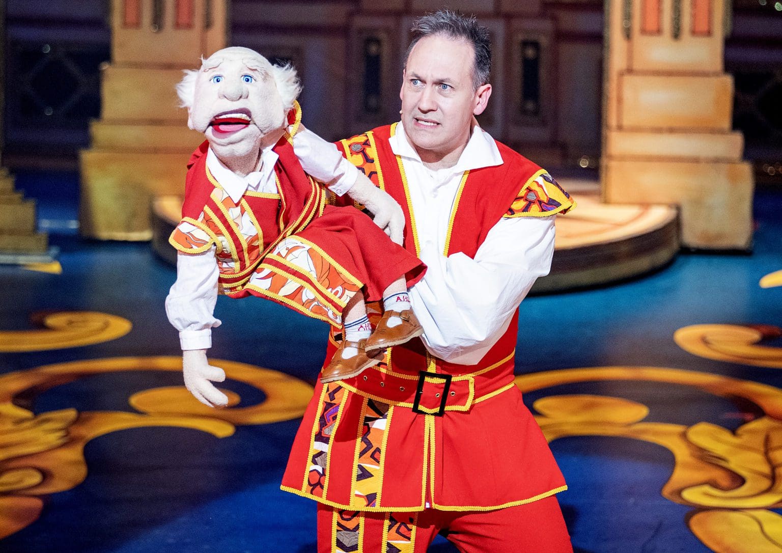 Review: Snow White and the Seven Dwarfs, New Theatre Cardiff