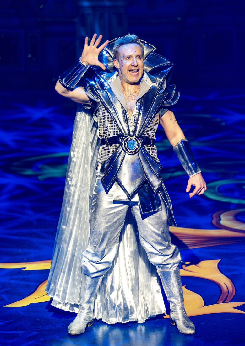 Review: Snow White and the Seven Dwarfs, New Theatre Cardiff