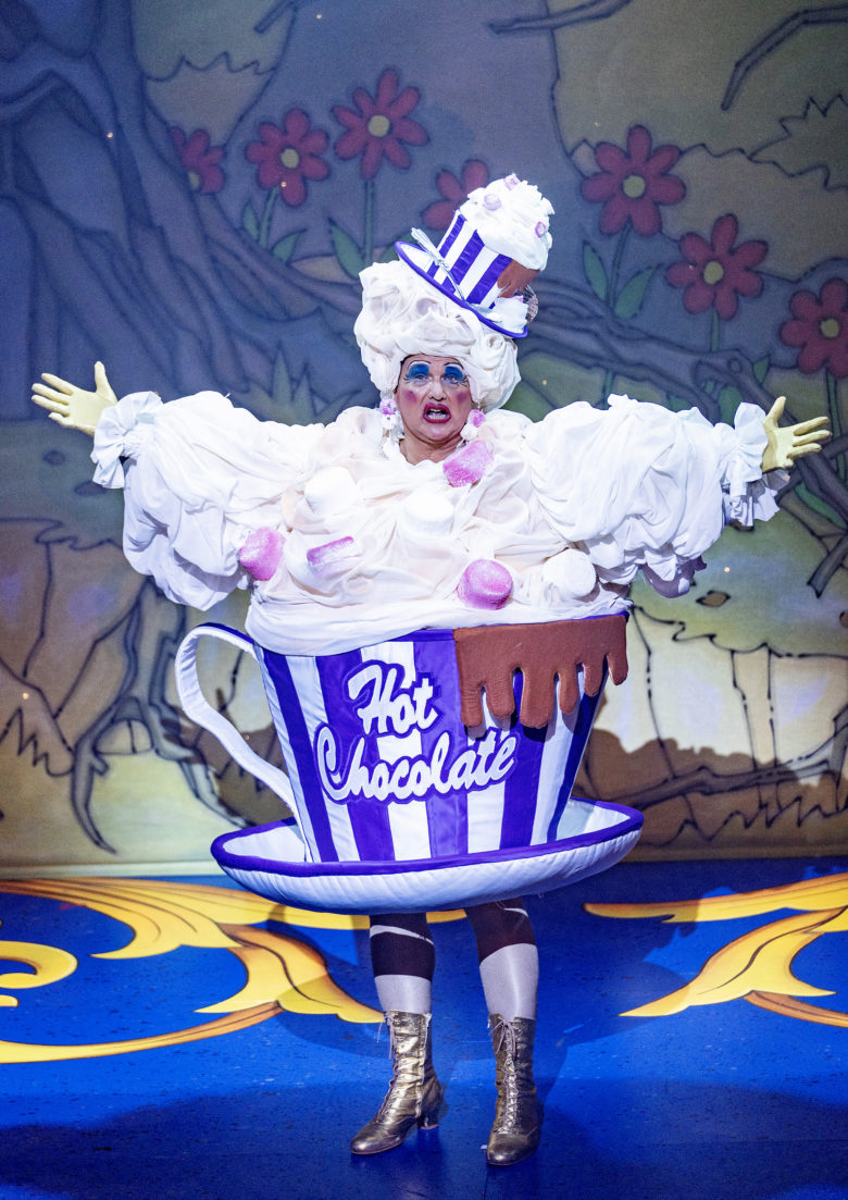 Review: Snow White and the Seven Dwarfs, New Theatre Cardiff