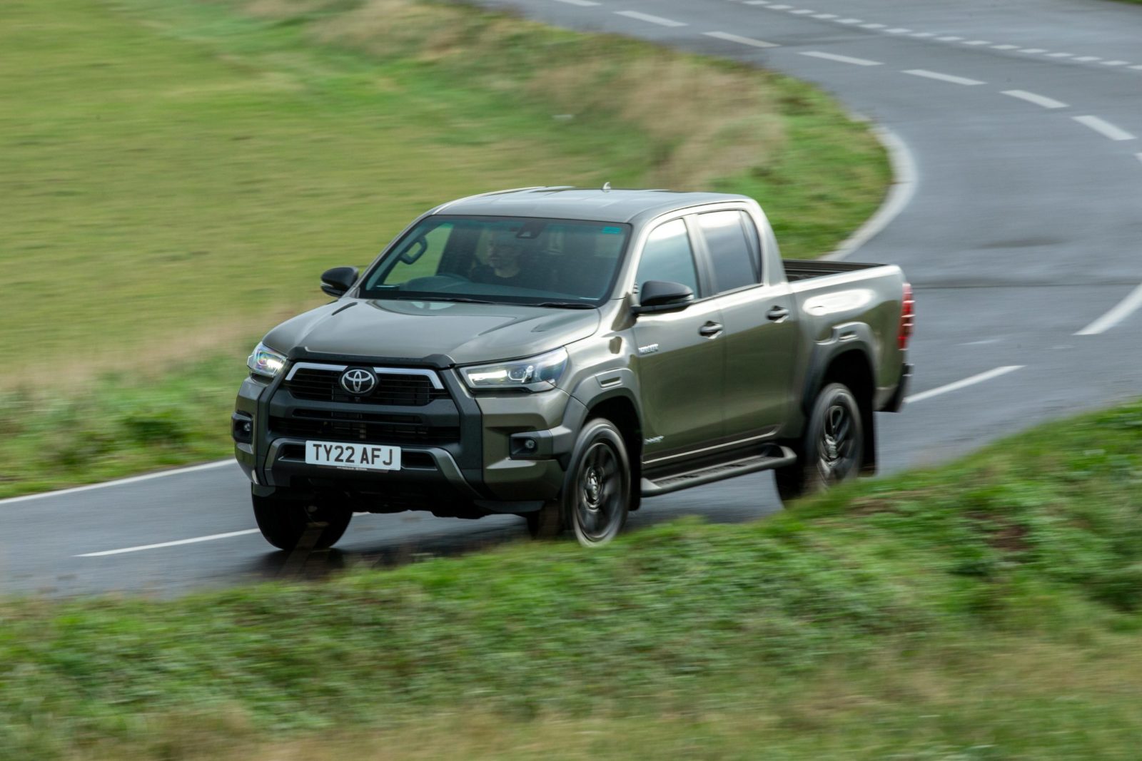 Review: Toyota Hilux Invincible X