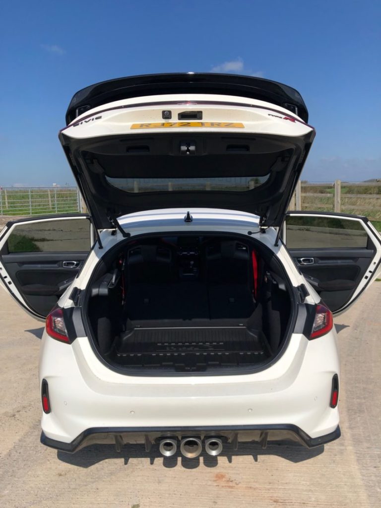 Review: Honda Civic Type R 2023 - is still a head turner?