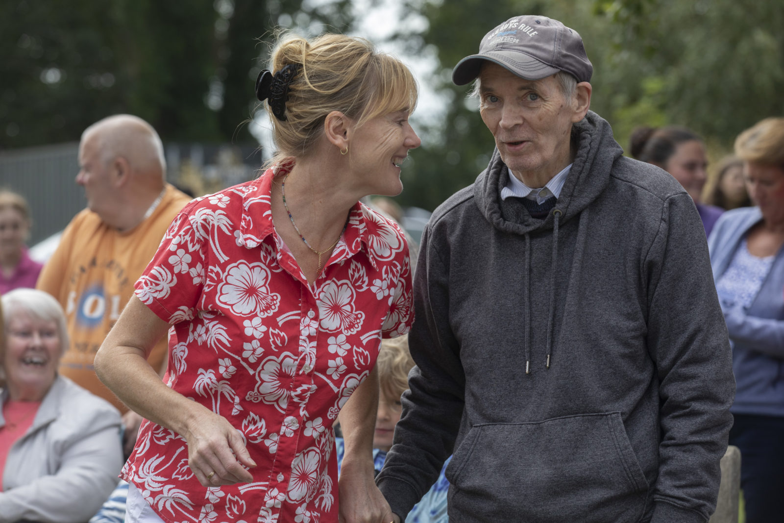 Care home residents sing happy birthday to iconic folk singer Dafydd ...