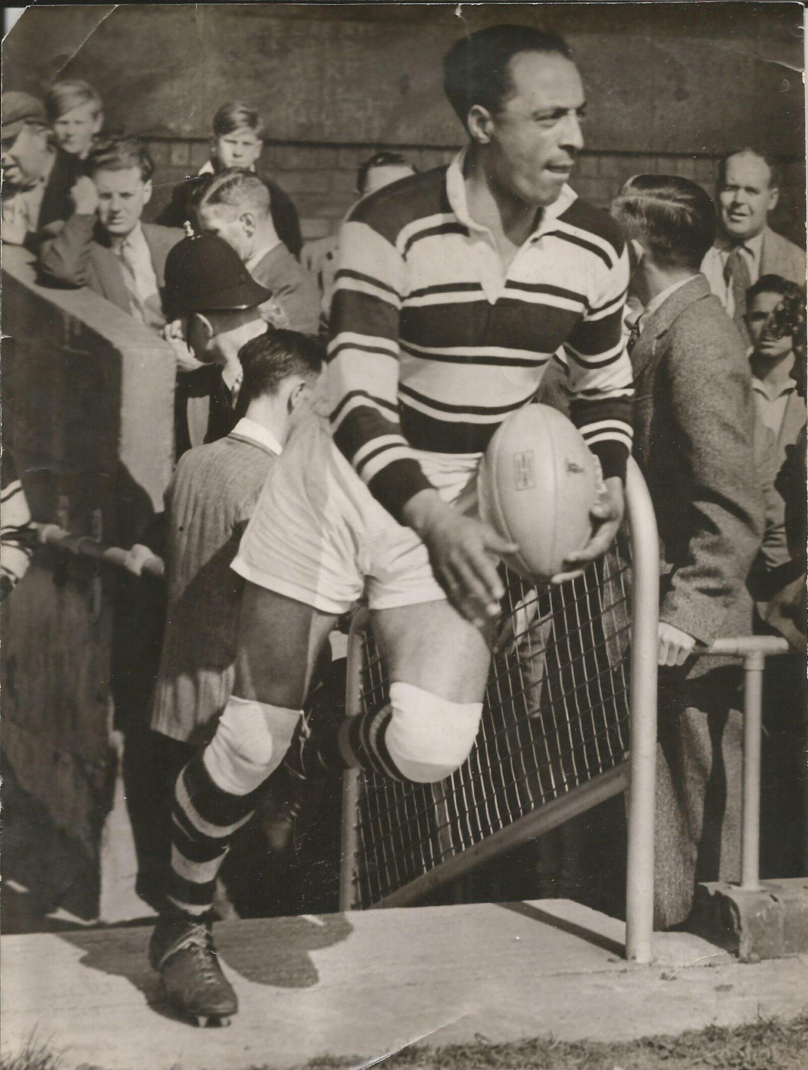 Roy Francis statue unveiled in Brynmawr