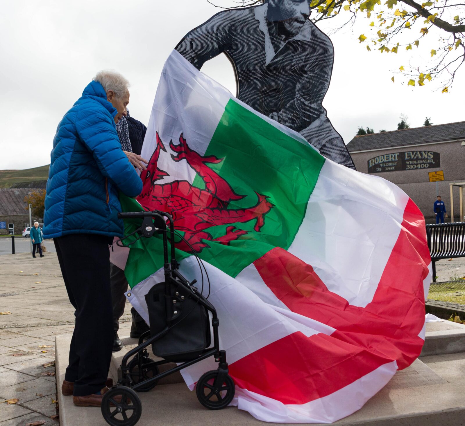 Roy Francis statue unveiled in Brynmawr