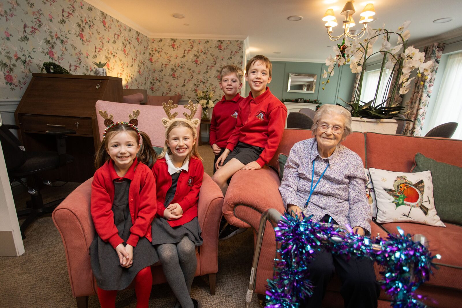 Local children celebrate Christmas with Cardiff care ho-ho-home residents