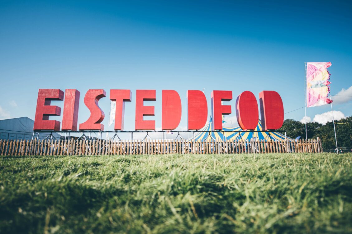 Stunning mural showcasing Rhondda Cynon Taf's rich history unveiled at ...