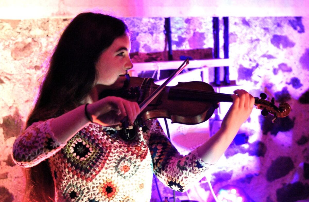 Bangor teenager Seren Harris shines on traditional music’s world stage