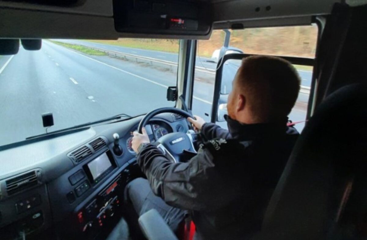 Unmarked HGV helps police catch dangerous driving offences